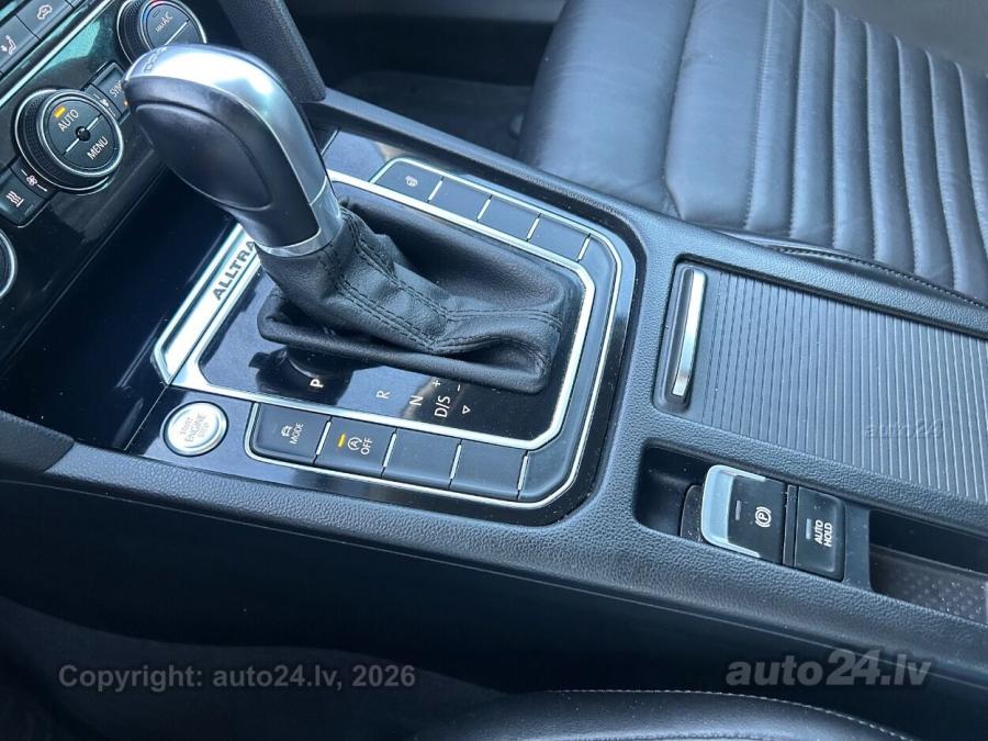 Pelēks Volkswagen Passat 2018 Otepē, ar dzinēja tilpumu 2.00 L un nobraukumu 239 tūkst. km par 15900 €, foto 14 vietnē AUTOMOTO.COM.LV