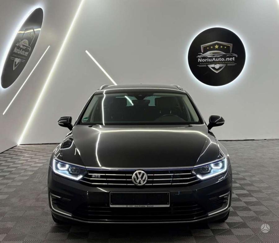 Grey Volkswagen Passat 2018 in Marijampole, with an engine capacity of 1.40 L and mileage of 221 thousand km for 13650 €, photo 5 on AUTOMOTO.COM.LV