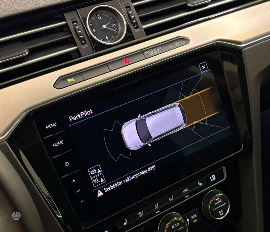 Grey Volkswagen Passat 2018 in Marijampole, with an engine capacity of 1.40 L and mileage of 221 thousand km for 13650 €, photo 9 on AUTOMOTO.COM.LV