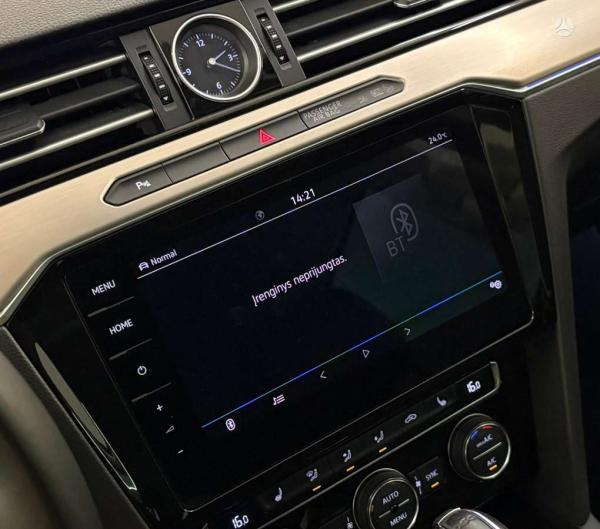 Grey Volkswagen Passat 2018 in Marijampole, with an engine capacity of 1.40 L and mileage of 221 thousand km for 13650 €, photo 10 on AUTOMOTO.COM.LV
