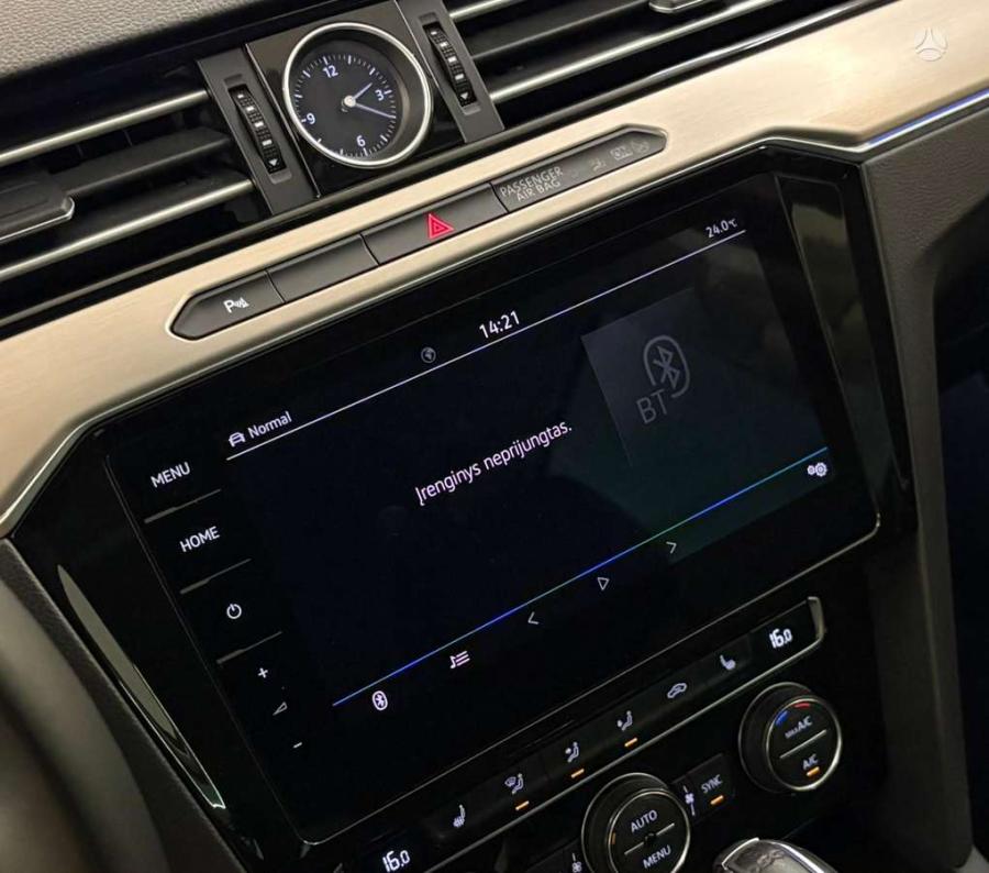 Grey Volkswagen Passat 2018 in Marijampole, with an engine capacity of 1.40 L and mileage of 221 thousand km for 13650 €, photo 11 on AUTOMOTO.COM.LV