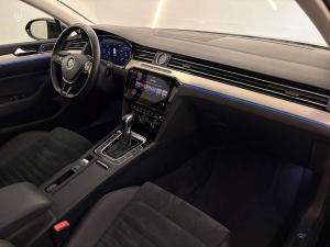 Grey Volkswagen Passat 2018 in Marijampole, with an engine capacity of 1.40 L and mileage of 221 thousand km for 13650 €, photo 23 on AUTOMOTO.COM.LV