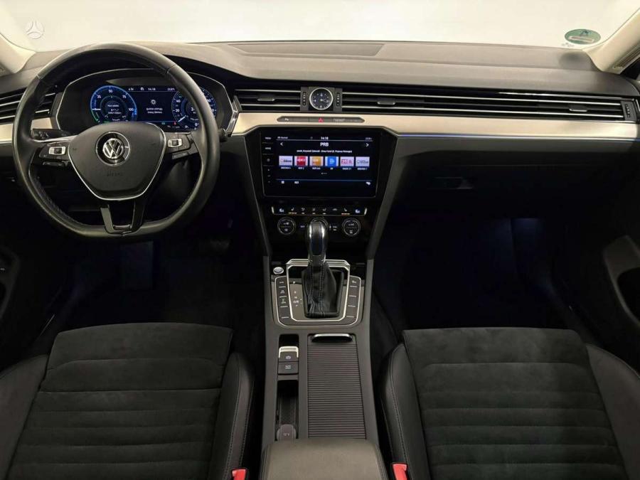 Grey Volkswagen Passat 2018 in Marijampole, with an engine capacity of 1.40 L and mileage of 221 thousand km for 13650 €, photo 26 on AUTOMOTO.COM.LV
