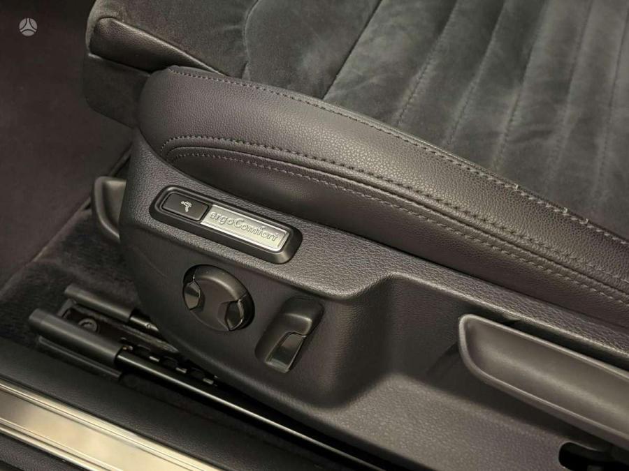 Grey Volkswagen Passat 2018 in Marijampole, with an engine capacity of 1.40 L and mileage of 221 thousand km for 13650 €, photo 32 on AUTOMOTO.COM.LV