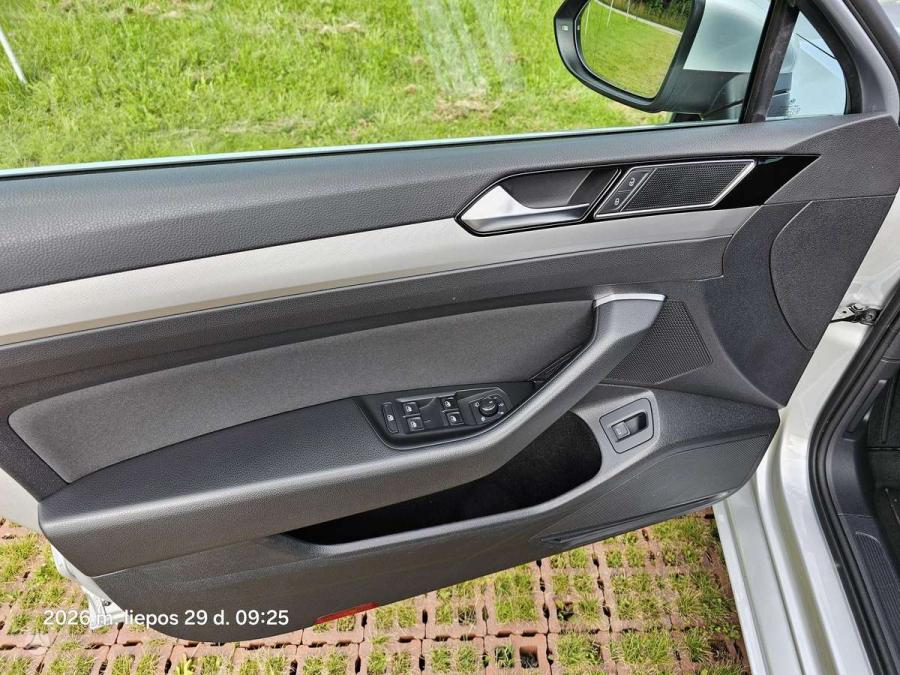 Pelēks Volkswagen Passat 2018 Kauņa, ar dzinēja tilpumu 1.97 L un nobraukumu 172 tūkst. km par 11500 €, foto 14 vietnē AUTOMOTO.COM.LV