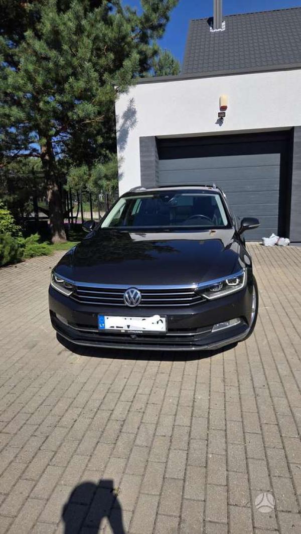 Grey Volkswagen Passat 2018 in Vilnius, with an engine capacity of 1.97 L and mileage of 290 thousand km for 12800 €, photo 2 on AUTOMOTO.COM.LV