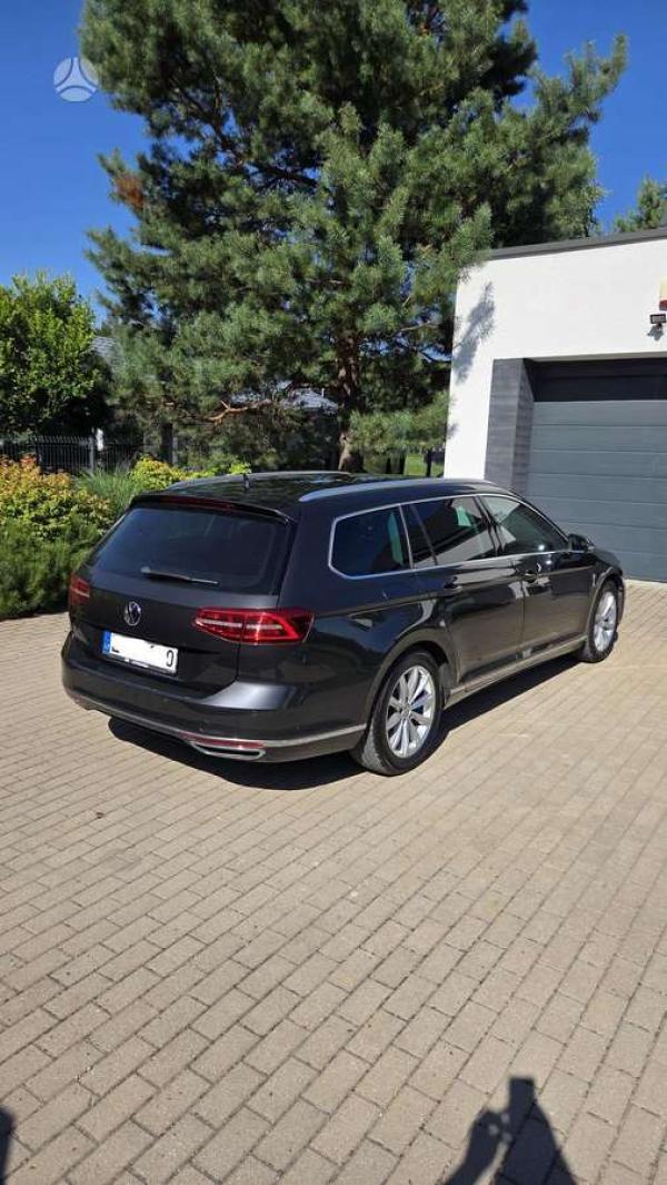 Grey Volkswagen Passat 2018 in Vilnius, with an engine capacity of 1.97 L and mileage of 290 thousand km for 12800 €, photo 8 on AUTOMOTO.COM.LV