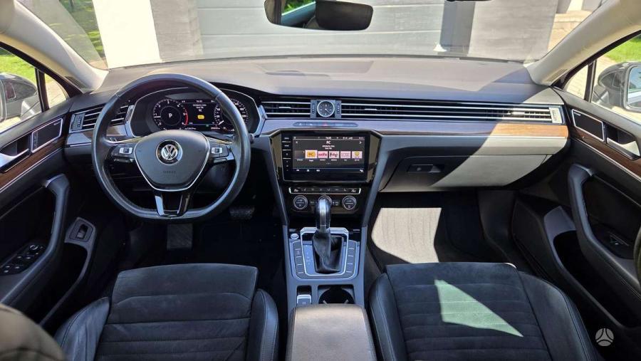 Grey Volkswagen Passat 2018 in Vilnius, with an engine capacity of 1.97 L and mileage of 290 thousand km for 12800 €, photo 13 on AUTOMOTO.COM.LV