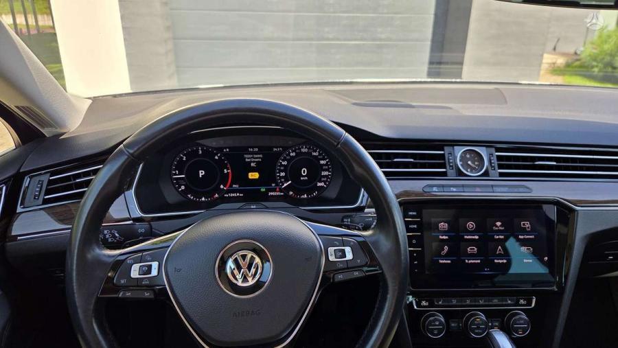 Grey Volkswagen Passat 2018 in Vilnius, with an engine capacity of 1.97 L and mileage of 290 thousand km for 12800 €, photo 14 on AUTOMOTO.COM.LV