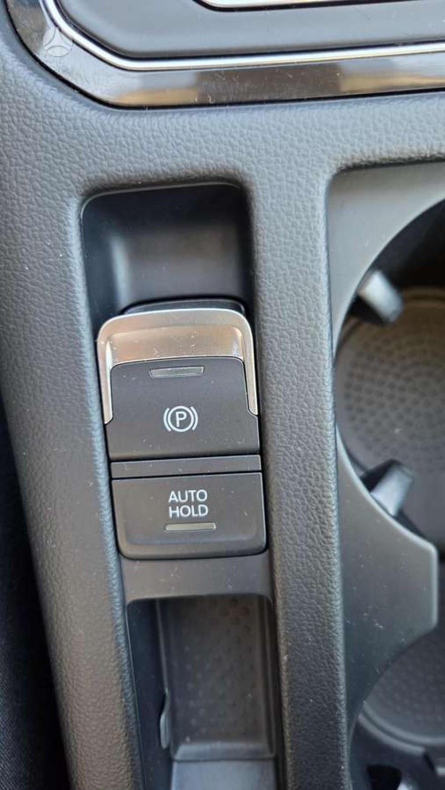 Grey Volkswagen Passat 2018 in Vilnius, with an engine capacity of 1.97 L and mileage of 290 thousand km for 12800 €, photo 20 on AUTOMOTO.COM.LV