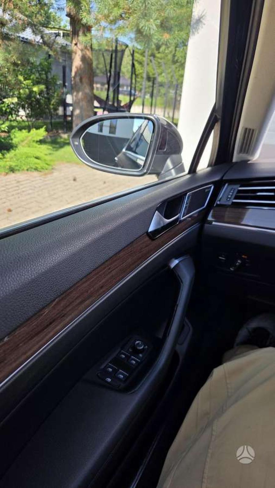 Grey Volkswagen Passat 2018 in Vilnius, with an engine capacity of 1.97 L and mileage of 290 thousand km for 12800 €, photo 22 on AUTOMOTO.COM.LV