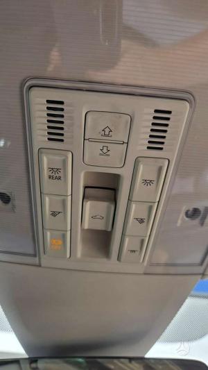 Grey Volkswagen Passat 2018 in Vilnius, with an engine capacity of 1.97 L and mileage of 290 thousand km for 12800 €, photo 24 on AUTOMOTO.COM.LV