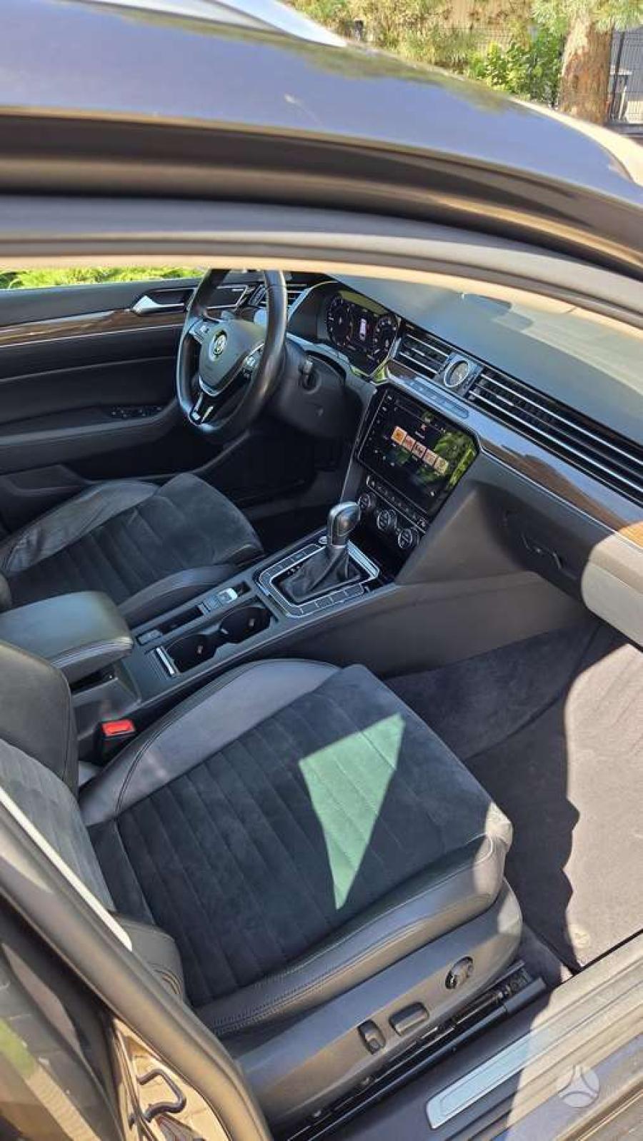 Grey Volkswagen Passat 2018 in Vilnius, with an engine capacity of 1.97 L and mileage of 290 thousand km for 12800 €, photo 28 on AUTOMOTO.COM.LV