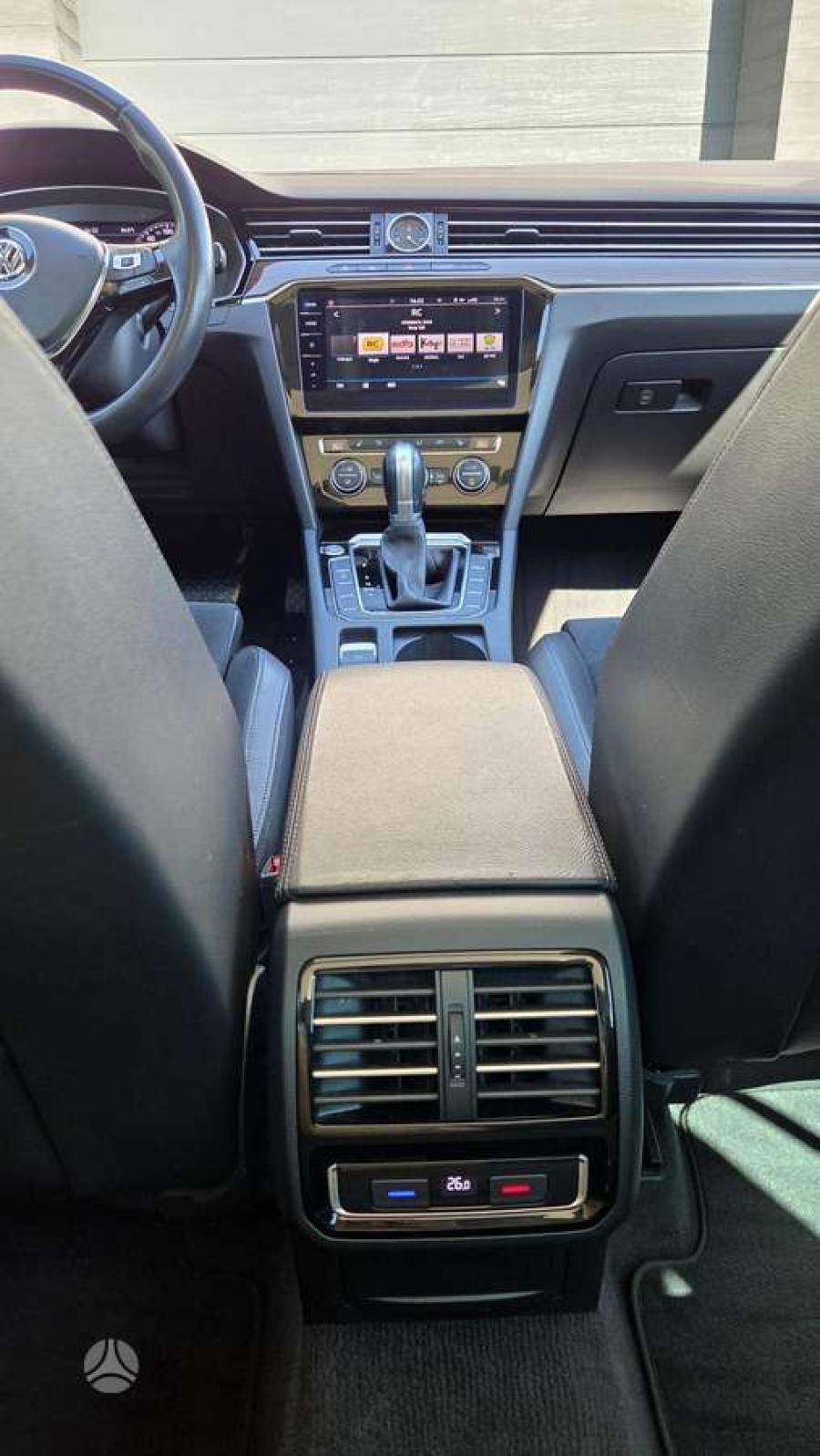 Grey Volkswagen Passat 2018 in Vilnius, with an engine capacity of 1.97 L and mileage of 290 thousand km for 12800 €, photo 29 on AUTOMOTO.COM.LV