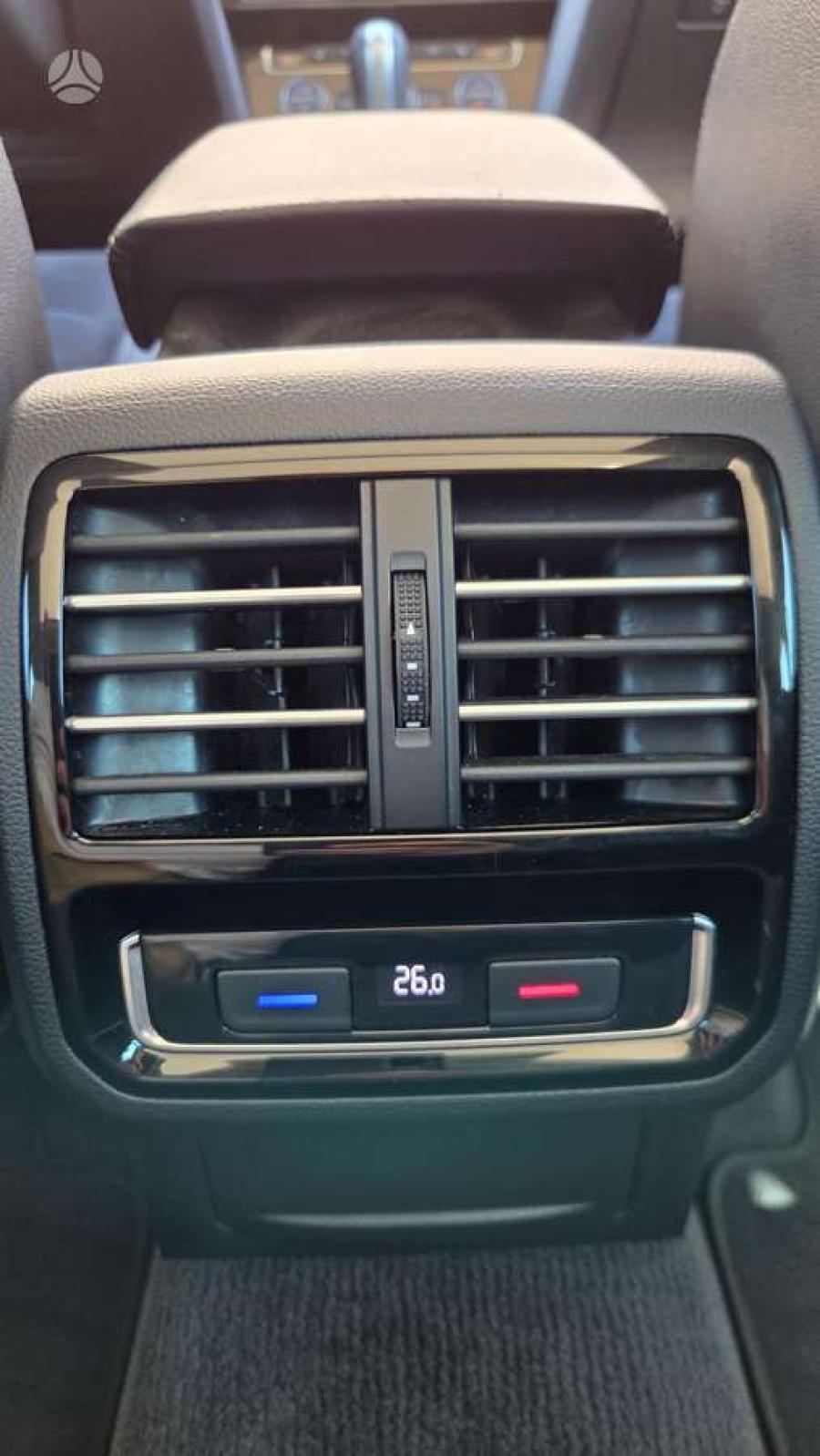 Grey Volkswagen Passat 2018 in Vilnius, with an engine capacity of 1.97 L and mileage of 290 thousand km for 12800 €, photo 30 on AUTOMOTO.COM.LV