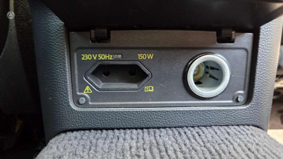Grey Volkswagen Passat 2018 in Vilnius, with an engine capacity of 1.97 L and mileage of 290 thousand km for 12800 €, photo 31 on AUTOMOTO.COM.LV