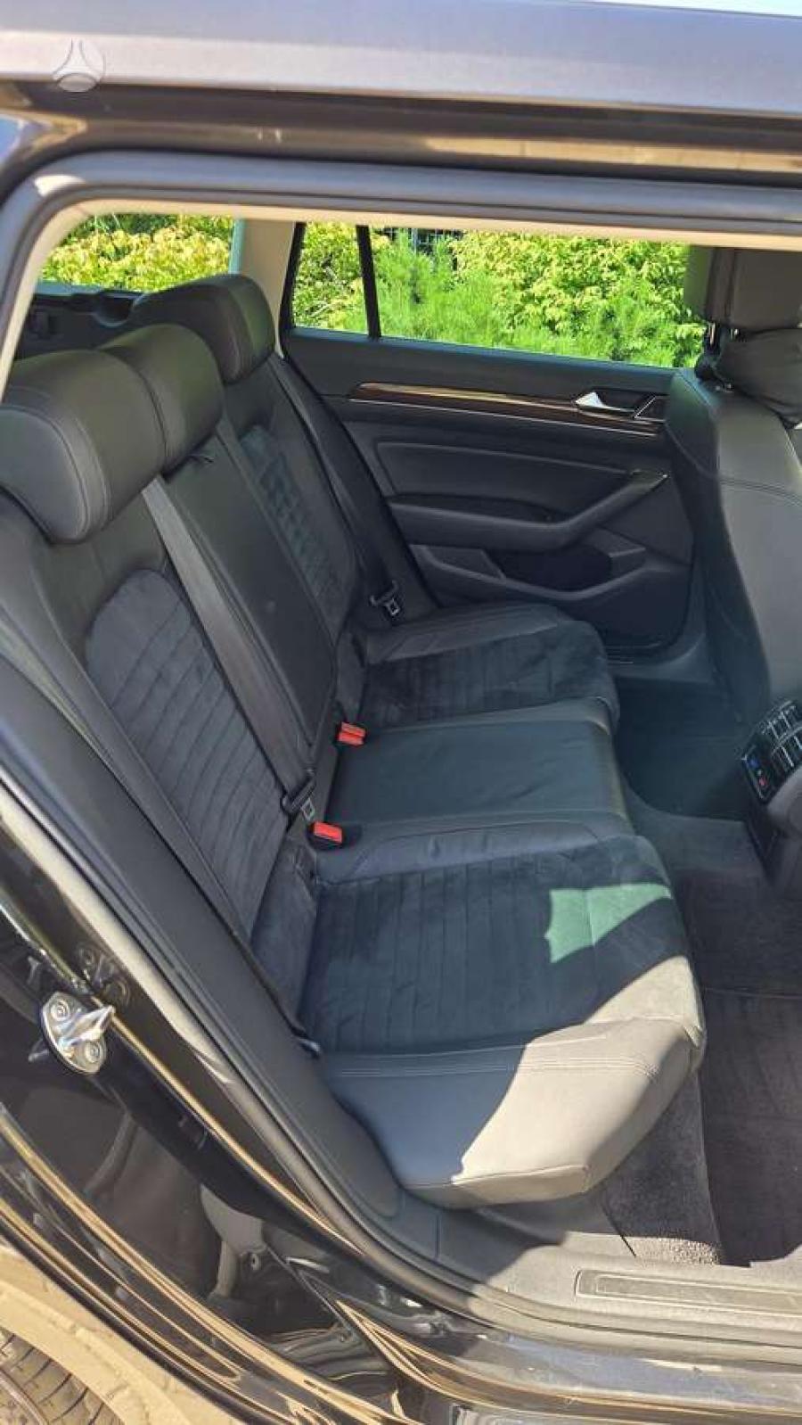 Grey Volkswagen Passat 2018 in Vilnius, with an engine capacity of 1.97 L and mileage of 290 thousand km for 12800 €, photo 33 on AUTOMOTO.COM.LV