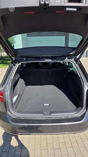 Grey Volkswagen Passat 2018 in Vilnius, with an engine capacity of 1.97 L and mileage of 290 thousand km for 12800 €, photo 36 on AUTOMOTO.COM.LV