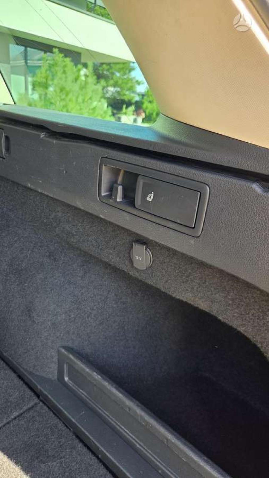 Grey Volkswagen Passat 2018 in Vilnius, with an engine capacity of 1.97 L and mileage of 290 thousand km for 12800 €, photo 37 on AUTOMOTO.COM.LV