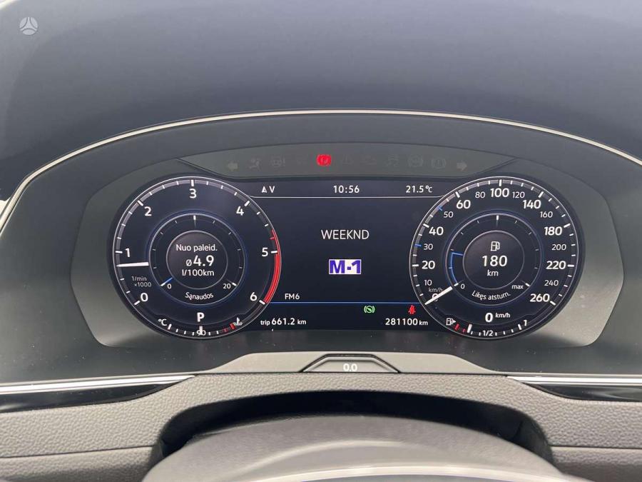 Grey Volkswagen Passat 2018 in Vilnius, with an engine capacity of 1.60 L and mileage of 281 thousand km for 8750 €, photo 12 on AUTOMOTO.COM.LV
