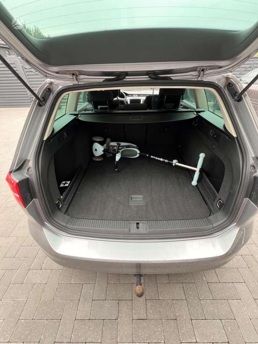Grey Volkswagen Passat 2018 in Vilnius, with an engine capacity of 1.60 L and mileage of 281 thousand km for 8750 €, photo 17 on AUTOMOTO.COM.LV