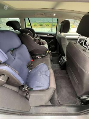 Grey Volkswagen Passat 2018 in Vilnius, with an engine capacity of 1.60 L and mileage of 281 thousand km for 8750 €, photo 18 on AUTOMOTO.COM.LV