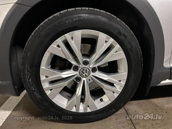 Grey Volkswagen Passat 2018 in Tallinn, with an engine capacity of 2.00 L and mileage of 175 thousand km for 15500 €, photo 7 on AUTOMOTO.COM.LV