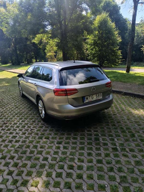 Volkswagen Passat 2018 in Vilnius on AUTOMOTO.COM.LV Grey Volkswagen Passat 2018 in Vilnius, with an engine capacity of 1.97 L and mileage of 330 thousand km for 9999 €, photo 5 on AUTOMOTO.COM.LV