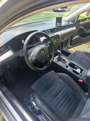 Pelēks Volkswagen Passat 2018 Viļņa, ar dzinēja tilpumu 1.97 L un nobraukumu 330 tūkst. km par 9999 €, foto 9 vietnē AUTOMOTO.COM.LV
