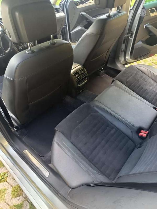 Volkswagen Passat 2018 in Vilnius on AUTOMOTO.COM.LV Grey Volkswagen Passat 2018 in Vilnius, with an engine capacity of 1.97 L and mileage of 330 thousand km for 9999 €, photo 11 on AUTOMOTO.COM.LV