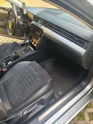 Pelēks Volkswagen Passat 2018 Viļņa, ar dzinēja tilpumu 1.97 L un nobraukumu 330 tūkst. km par 9999 €, foto 12 vietnē AUTOMOTO.COM.LV