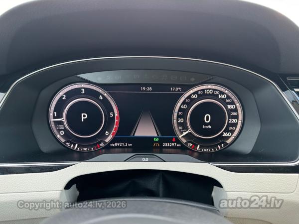 Grey Volkswagen Passat 2018 in Tallinn, with an engine capacity of 2.00 L and mileage of 234 thousand km for 15000 €, photo 11 on AUTOMOTO.COM.LV
