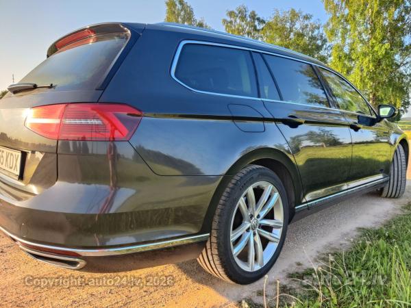 Grey Volkswagen Passat 2018 in Tallinn, with an engine capacity of 2.00 L and mileage of 325 thousand km for 10500 €, photo 10 on AUTOMOTO.COM.LV