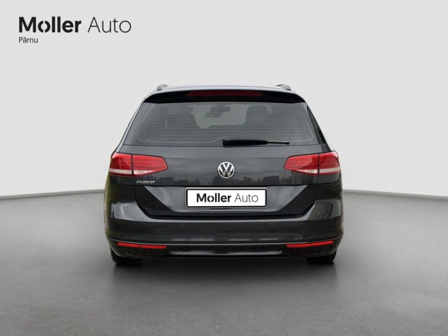 Grey Volkswagen Passat 2018 in Parnu, with an engine capacity of 1.40 L and mileage of 96 thousand km for 13900 €, photo 5 on AUTOMOTO.COM.LV