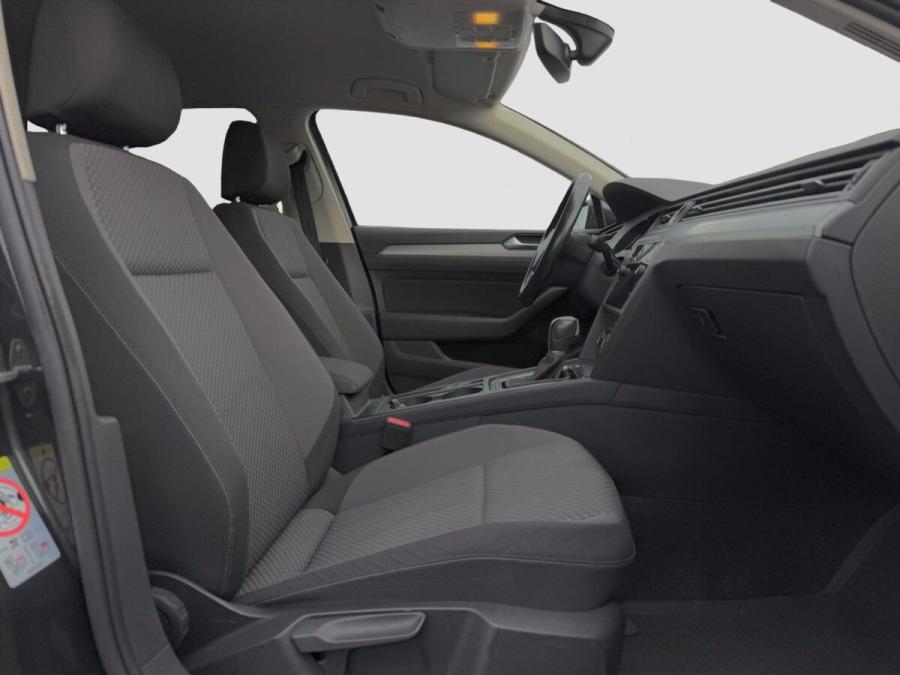 Grey Volkswagen Passat 2018 in Parnu, with an engine capacity of 1.40 L and mileage of 96 thousand km for 13900 €, photo 6 on AUTOMOTO.COM.LV