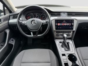 Grey Volkswagen Passat 2018 in Parnu, with an engine capacity of 1.40 L and mileage of 96 thousand km for 13900 €, photo 7 on AUTOMOTO.COM.LV