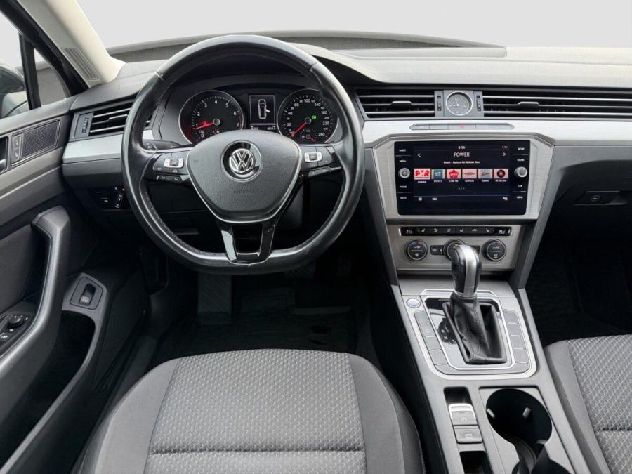 Grey Volkswagen Passat 2018 in Parnu, with an engine capacity of 1.40 L and mileage of 96 thousand km for 13900 €, photo 7 on AUTOMOTO.COM.LV