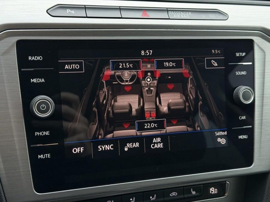 Grey Volkswagen Passat 2018 in Parnu, with an engine capacity of 1.40 L and mileage of 96 thousand km for 13900 €, photo 10 on AUTOMOTO.COM.LV
