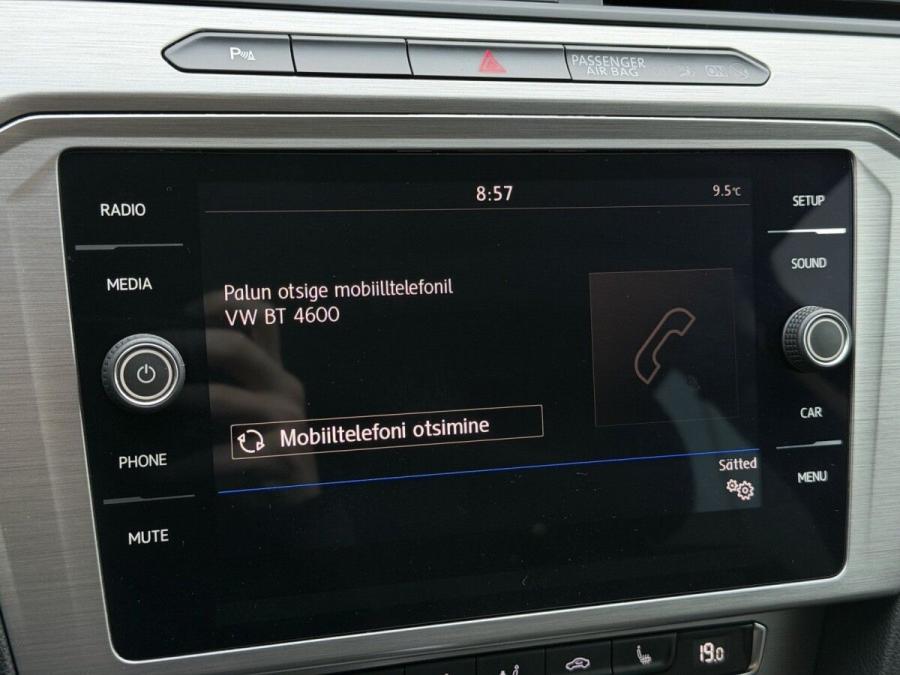 Grey Volkswagen Passat 2018 in Parnu, with an engine capacity of 1.40 L and mileage of 96 thousand km for 13900 €, photo 11 on AUTOMOTO.COM.LV