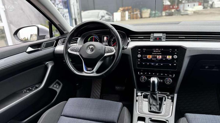 Pelēks Volkswagen Passat 2019 Radviliškis, ar dzinēja tilpumu 1.40 L un nobraukumu 65 tūkst. km par 15650 €, foto 15 vietnē AUTOMOTO.COM.LV