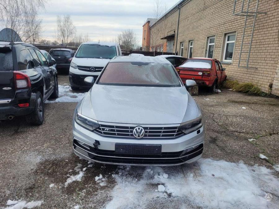 Grey Volkswagen Passat 2019 in Telschi, with an engine capacity of 1.60 L and mileage of 300 thousand km for 8700 €, photo 4 on AUTOMOTO.COM.LV