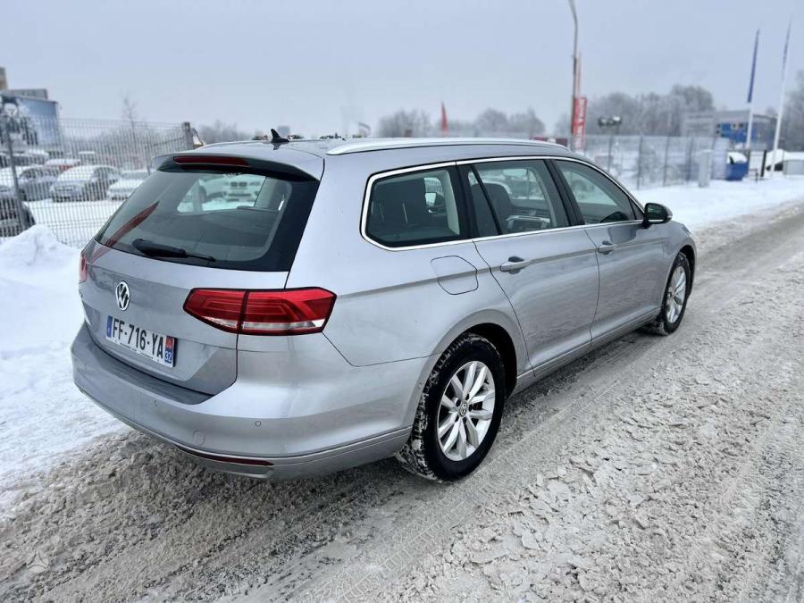Grey Volkswagen Passat 2019 in Panevezys, with an engine capacity of 1.60 L and mileage of 269 thousand km for 9500 €, photo 7 on AUTOMOTO.COM.LV
