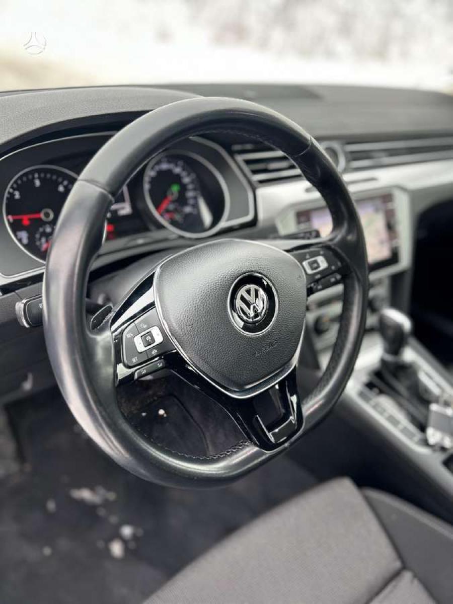 Grey Volkswagen Passat 2019 in Panevezys, with an engine capacity of 1.60 L and mileage of 269 thousand km for 9500 €, photo 14 on AUTOMOTO.COM.LV