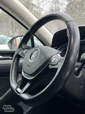 Grey Volkswagen Passat 2019 in Vilnius, with an engine capacity of 2.00 L and mileage of 210 thousand km for 12000 €, photo 8 on AUTOMOTO.COM.LV