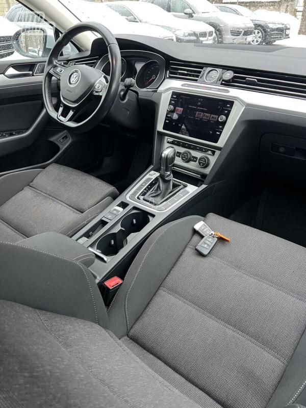 Pelēks Volkswagen Passat 2019 Viļņa, ar dzinēja tilpumu 2.00 L un nobraukumu 210 tūkst. km par 13000 €, foto 10 vietnē AUTOMOTO.COM.LV