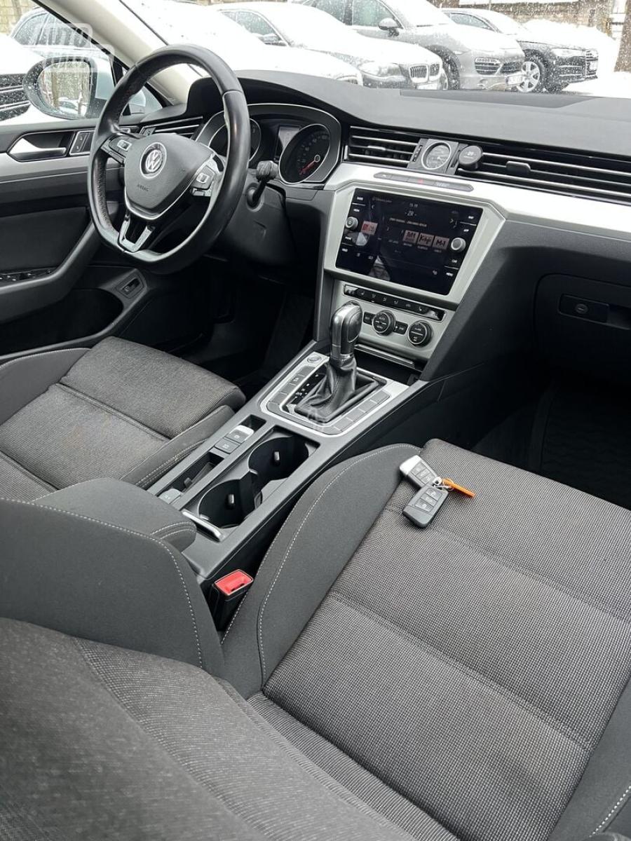 Grey Volkswagen Passat 2019 in Vilnius, with an engine capacity of 2.00 L and mileage of 210 thousand km for 12000 €, photo 10 on AUTOMOTO.COM.LV