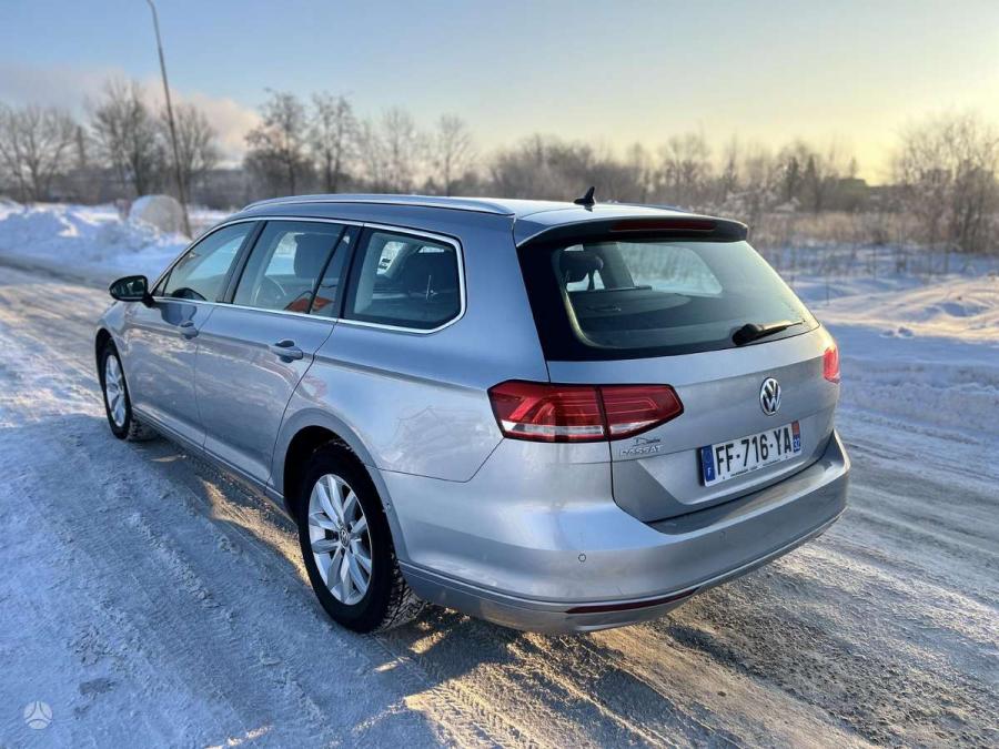 Pelēks Volkswagen Passat 2019 Panevēža, ar dzinēja tilpumu 1.60 L un nobraukumu 269 tūkst. km par 9300 €, foto 5 vietnē AUTOMOTO.COM.LV