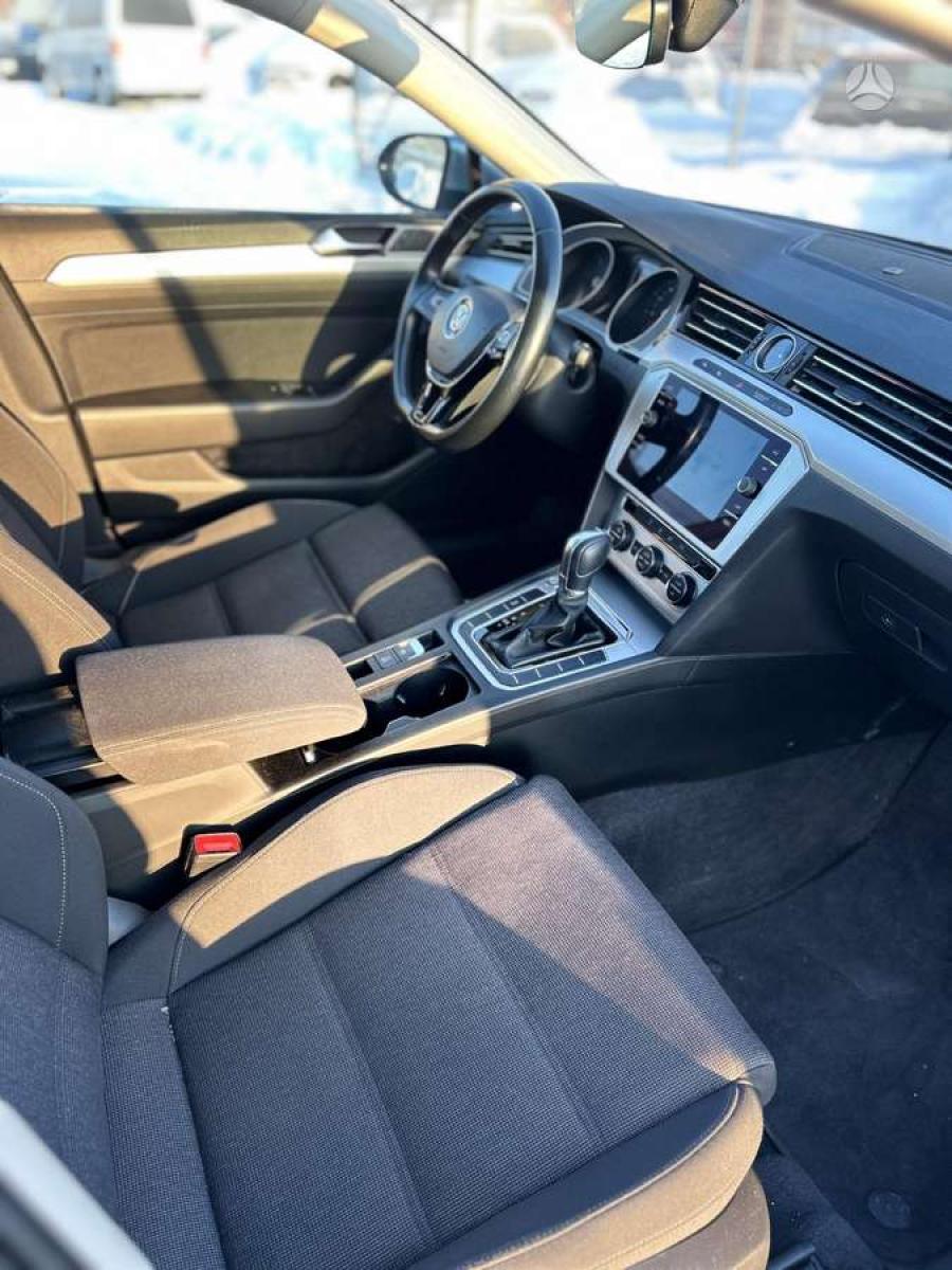 Pelēks Volkswagen Passat 2019 Panevēža, ar dzinēja tilpumu 1.60 L un nobraukumu 269 tūkst. km par 9300 €, foto 9 vietnē AUTOMOTO.COM.LV