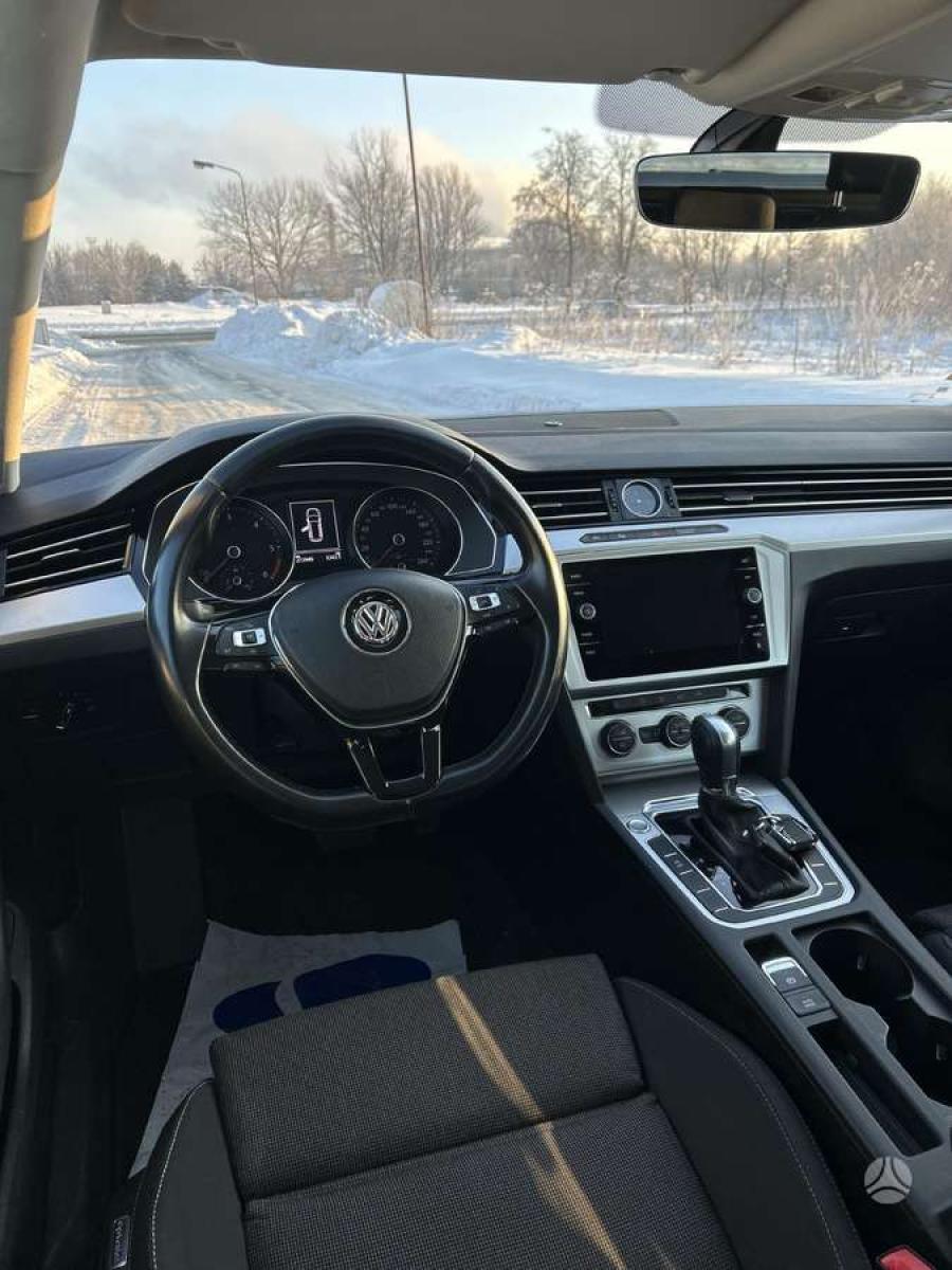 Pelēks Volkswagen Passat 2019 Panevēža, ar dzinēja tilpumu 1.60 L un nobraukumu 269 tūkst. km par 9300 €, foto 12 vietnē AUTOMOTO.COM.LV