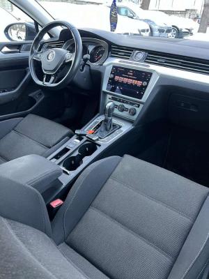 Grey Volkswagen Passat 2019 in Vilnius, with an engine capacity of 1.50 L and mileage of 184 thousand km for 12500 €, photo 9 on AUTOMOTO.COM.LV